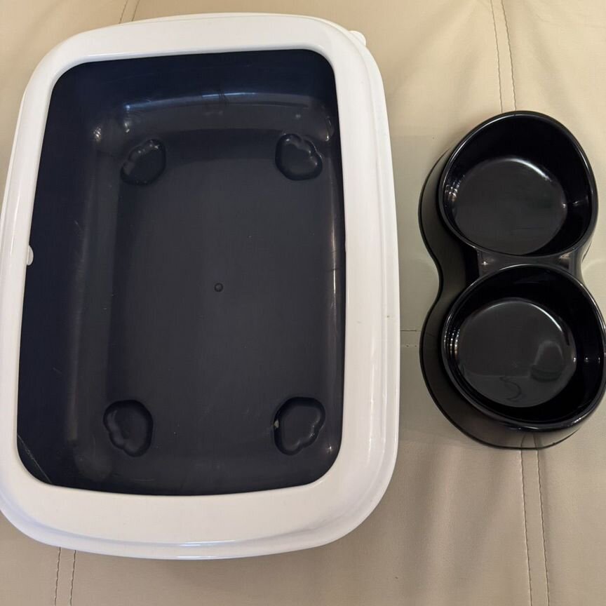 Лоток и миска для кошек