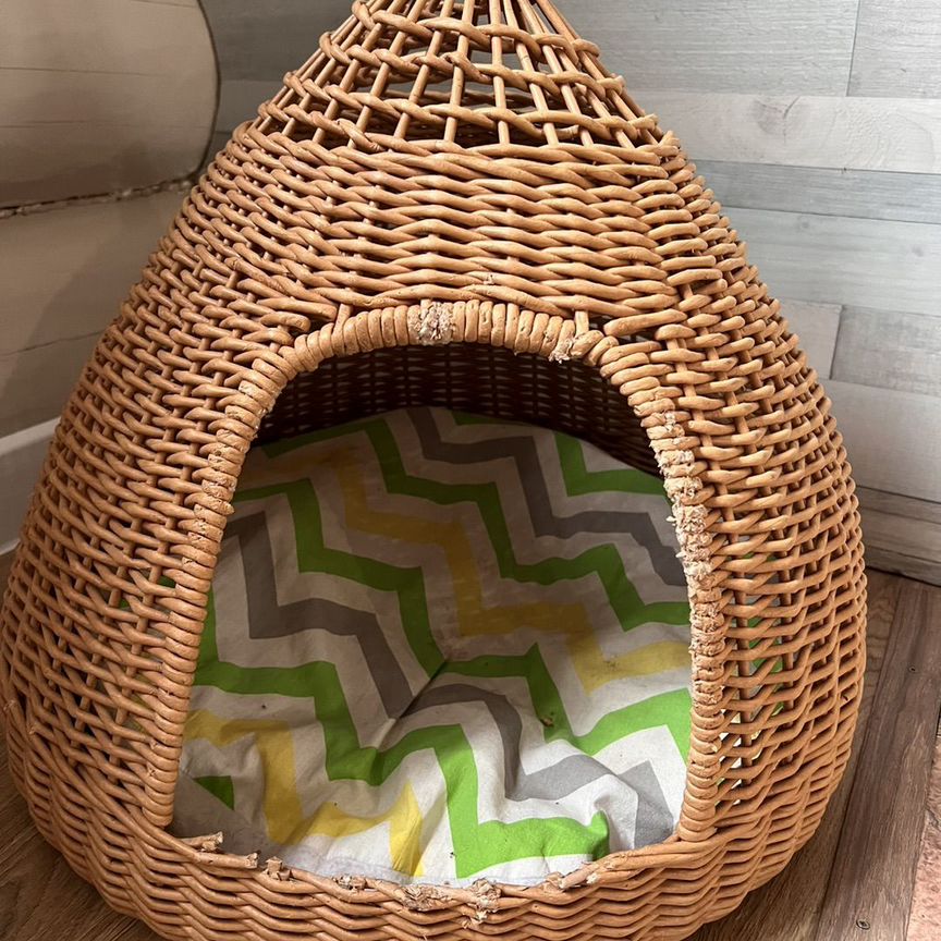 Домик из ротанга для собаки или кошки