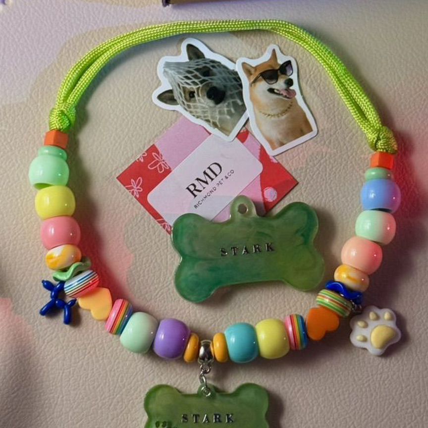 Адресник для собак из бусин и эпоксидной смолы