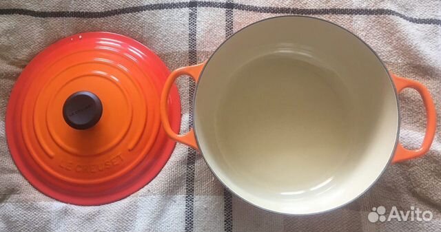 Кастрюля чугунная Le Creuset, 26 см 5,3л оранжевая купить в Москве ...