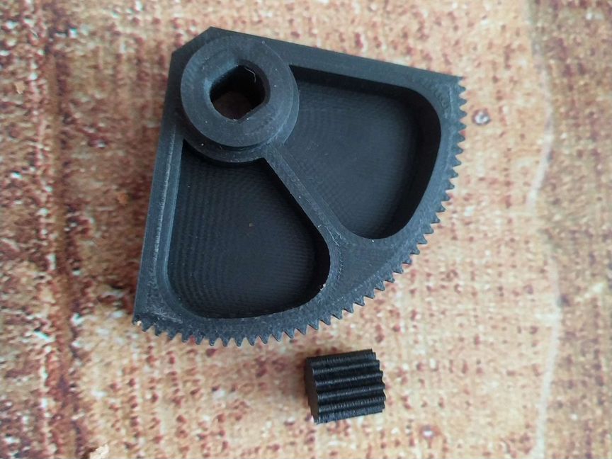 Шестерёнки на инкубатор петушок