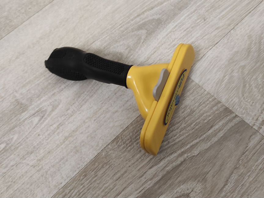 Фурминатор для крупных длинношерстных животных