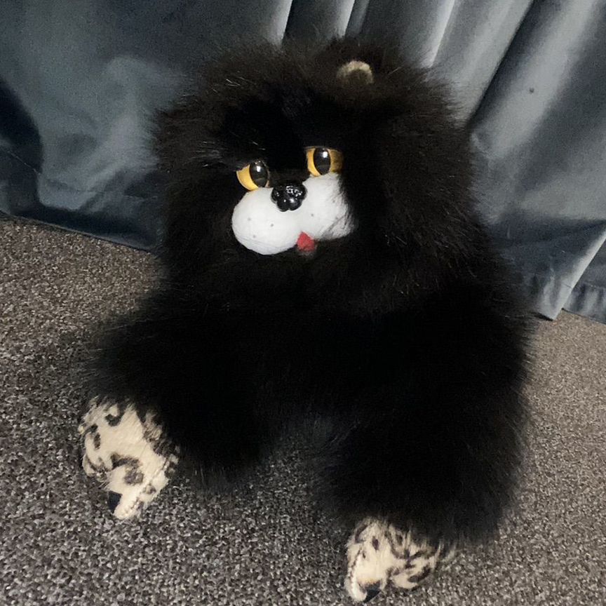 Меховая кошечка