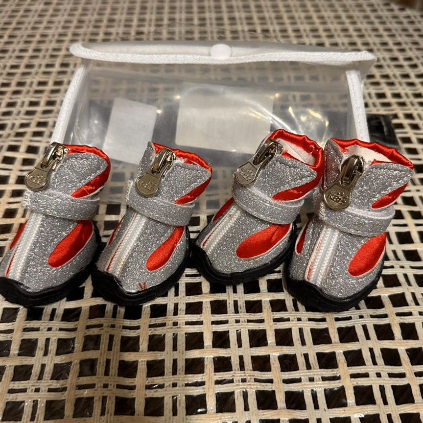 Ботинки для маленьких собак 3