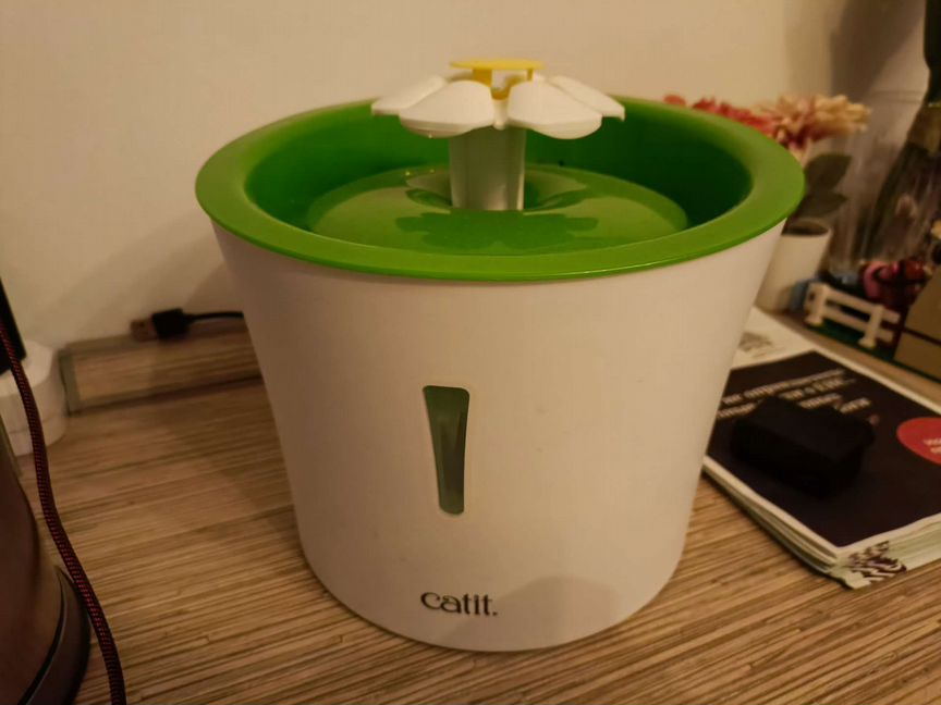 Кошачий питьевой фонтанчик Catit и фильтры к нему