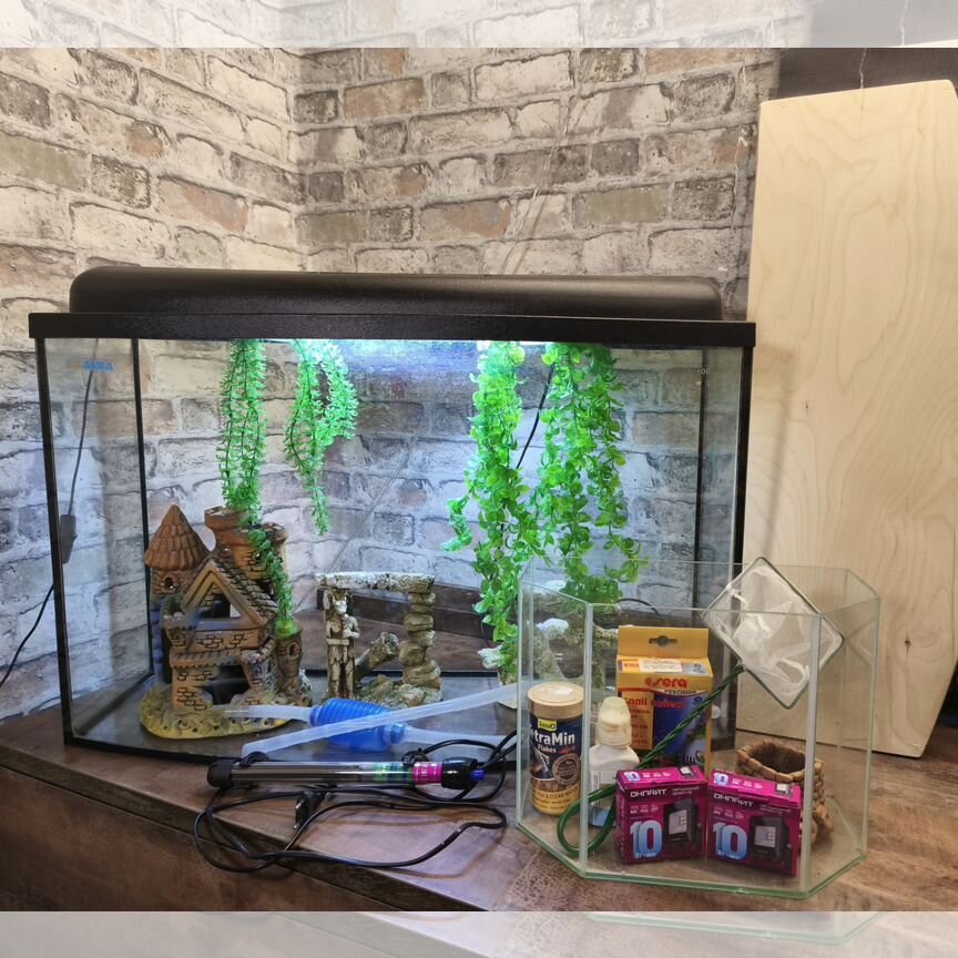 Два аквариума 100 и 12 литров