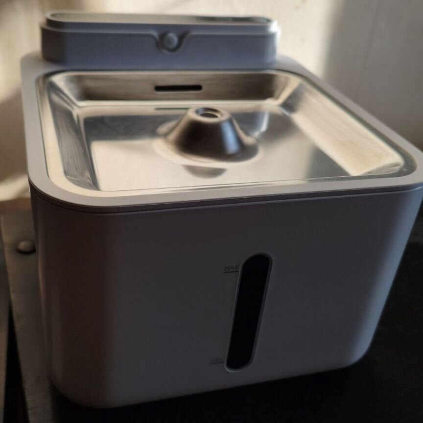 Автоматическая поилка для кошек