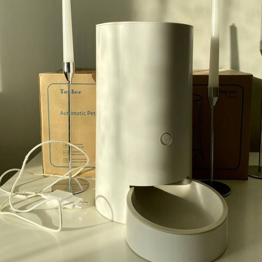 Автоматическая кормушка для животных Tesler PSF-00