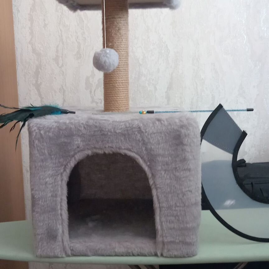 Домик для кошки с когтеточкой бу