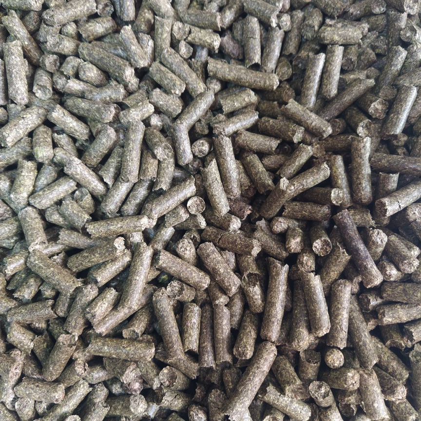 Травяные гранулы,семечки,кукуруза