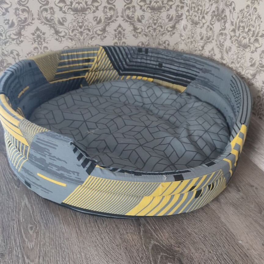 Лежанка для кошек бу