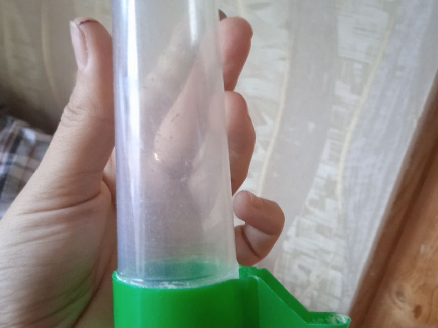 Поилка для попугаев