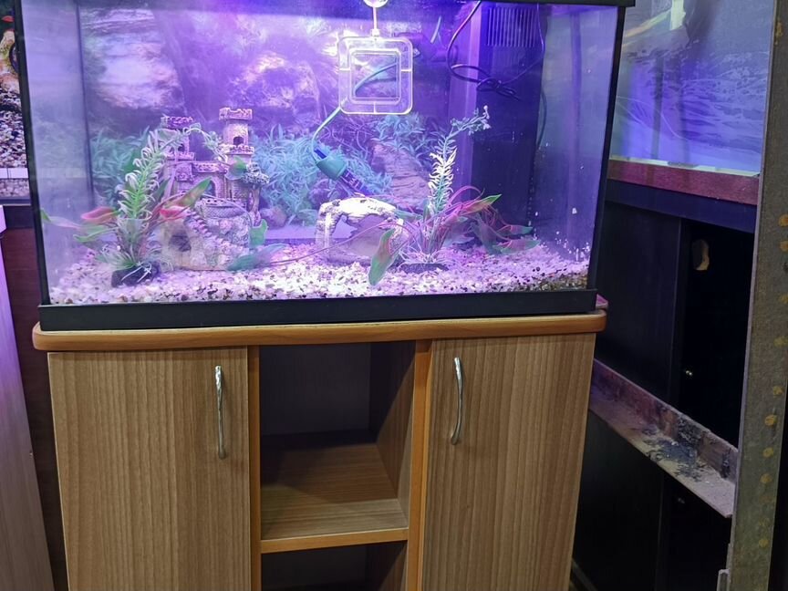 Аквариум 70 литров со светильником и тумбой