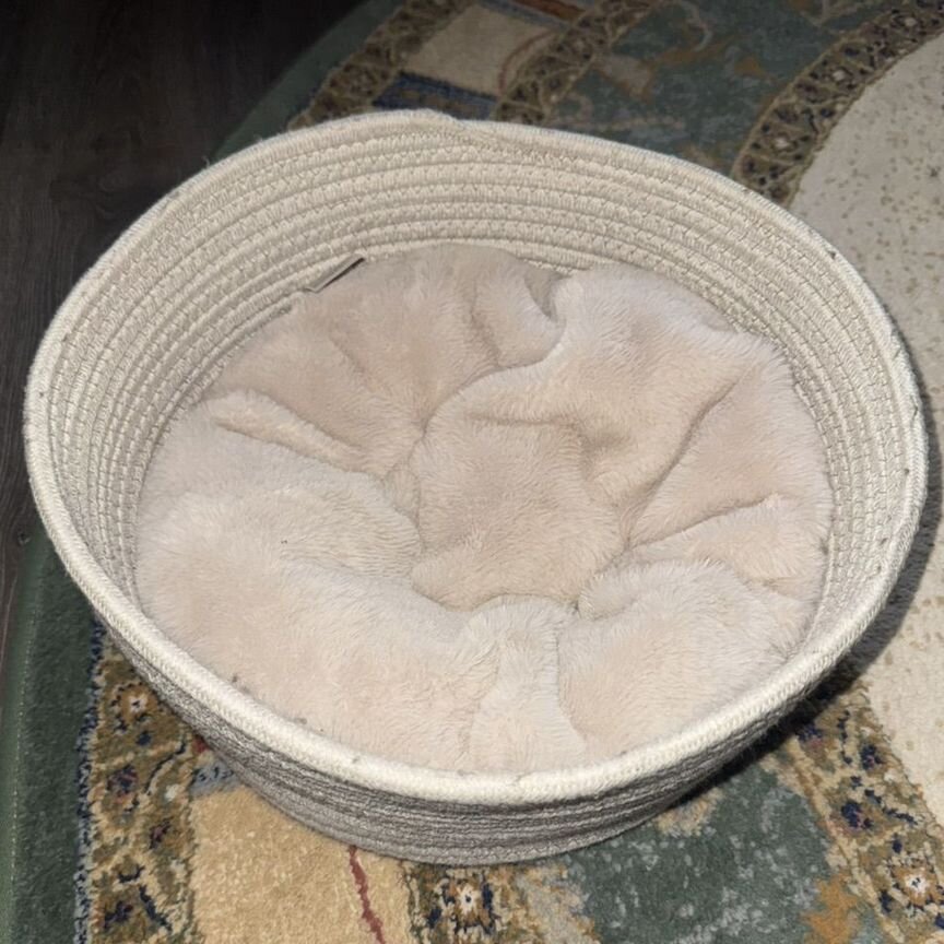 Лежанка для маленьких собак/кошек