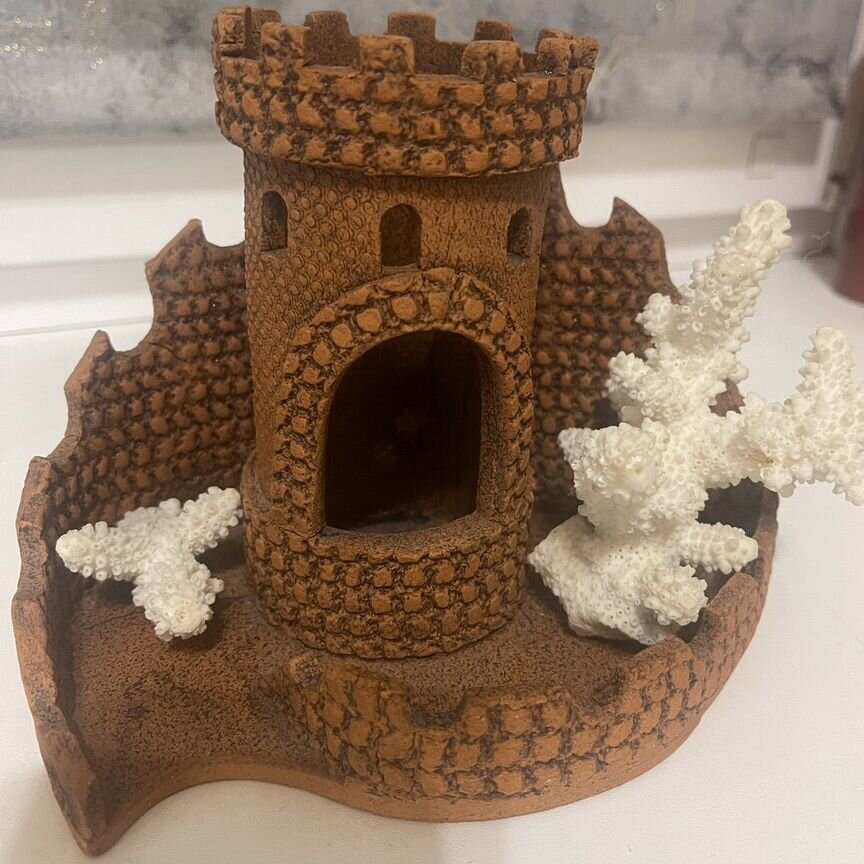 Грот и кораллы для аквариума