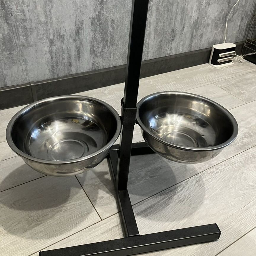 Миски на подставке для собак