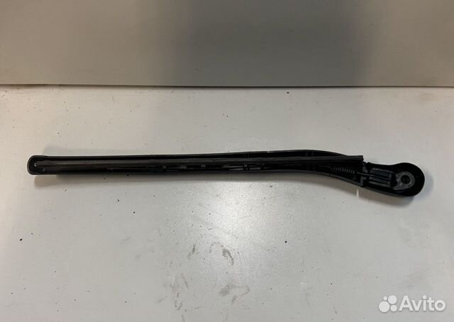 Поводок дворника стекла крышки багажника BMW e61 купить в Москве BMW ...