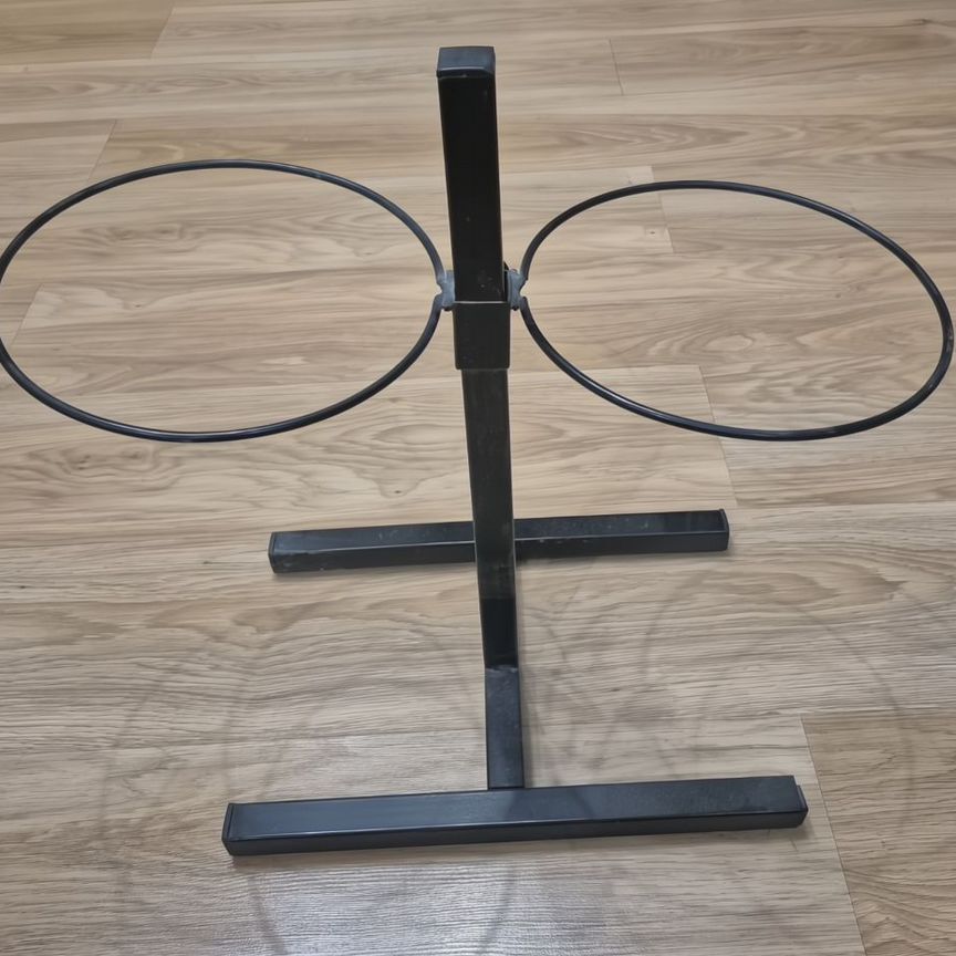 Стойка для кормления собак