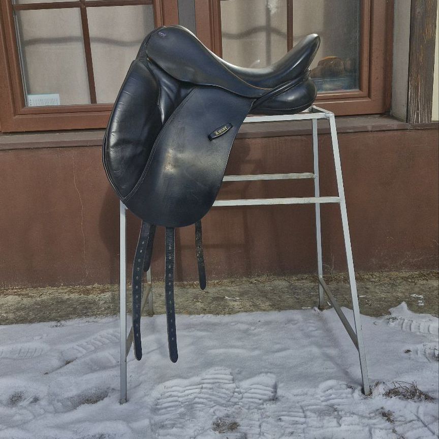 Седло выездковое Euroriding