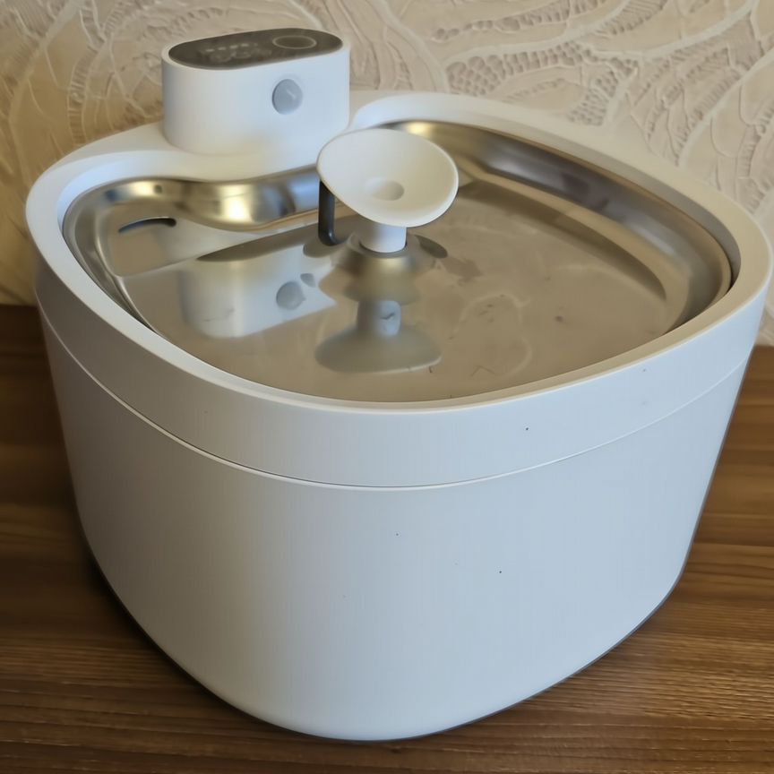 Поилка для кошек и собак