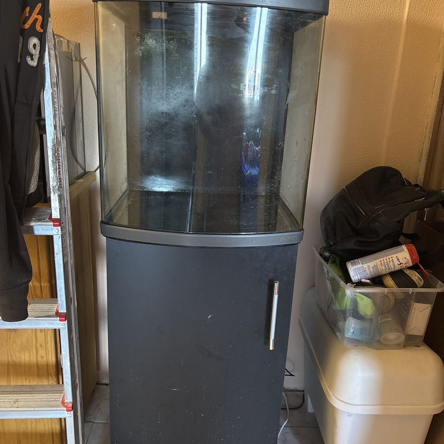 Аквариум с тумбой