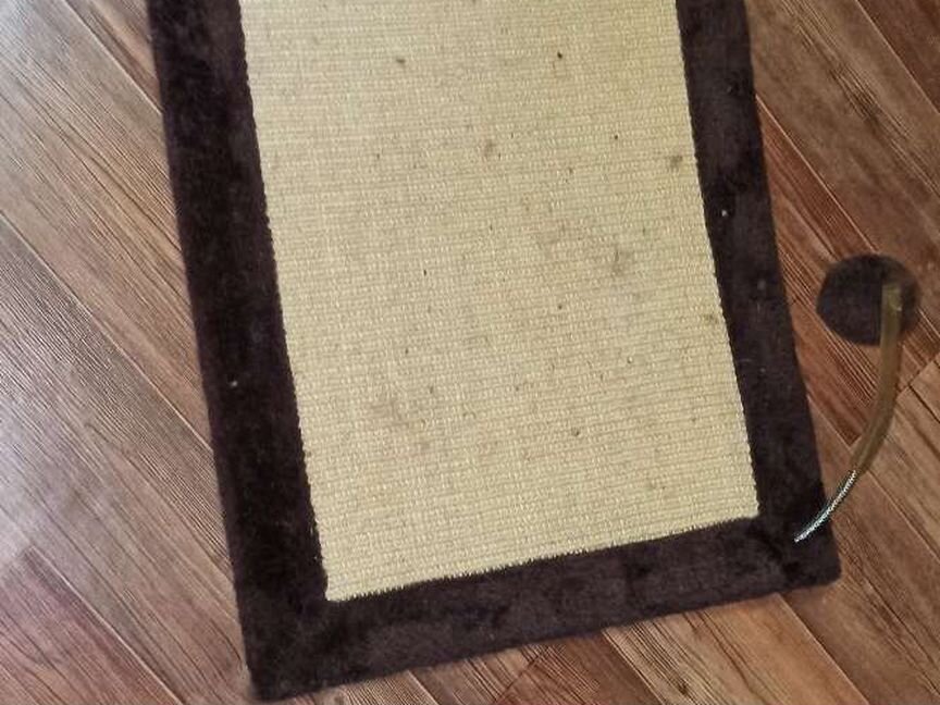 Когтеточка с игрушкой