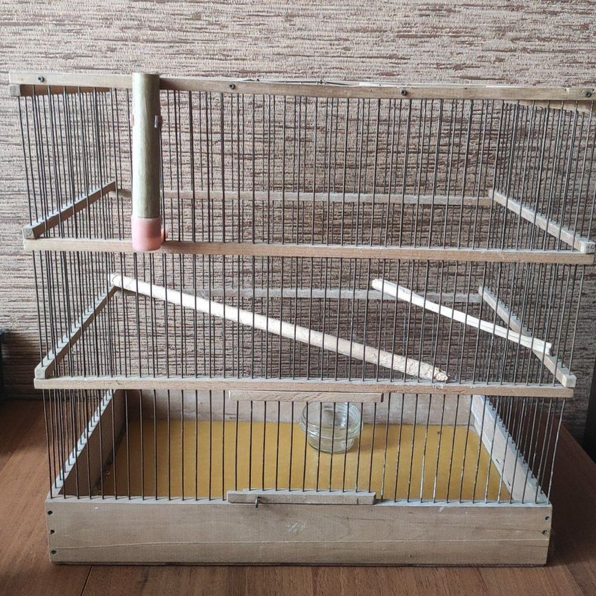 Клетка для птиц из дерева