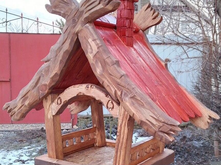 Кормушка для птиц из дерева