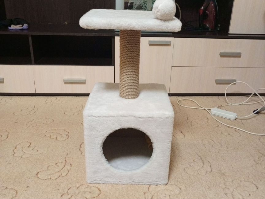 Домик для кошки с когтеточкой