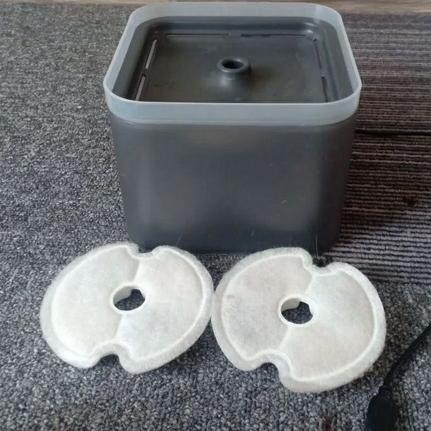 Фонтан поилка для животных кошек и собак