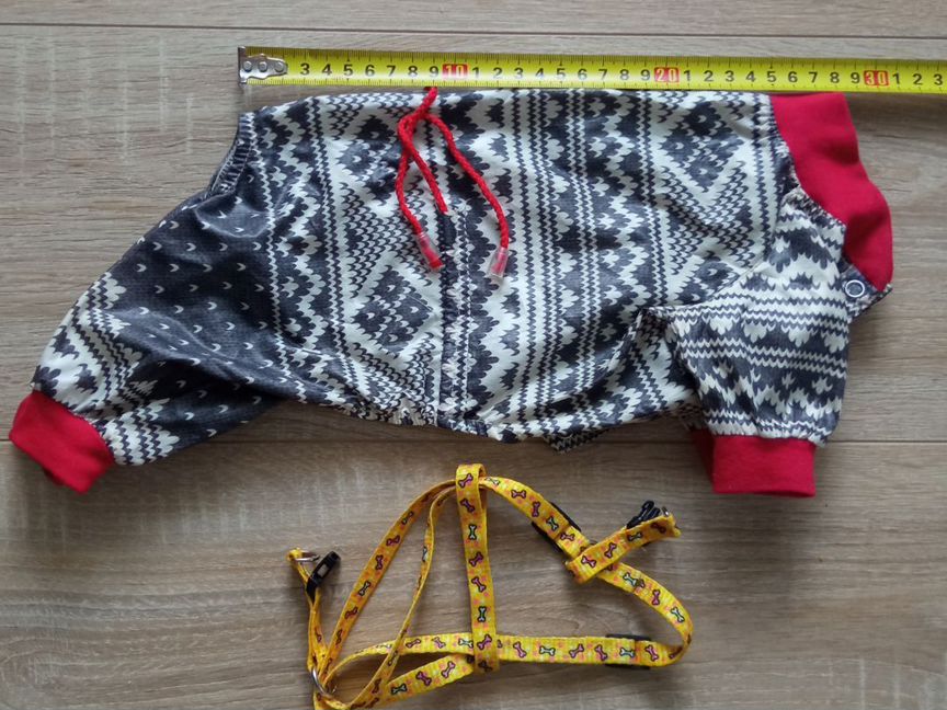 Комбинезон на маленькую собачку