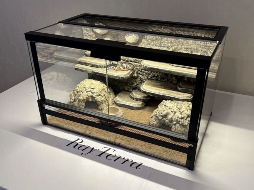 Террариумы в наличии и под заказ