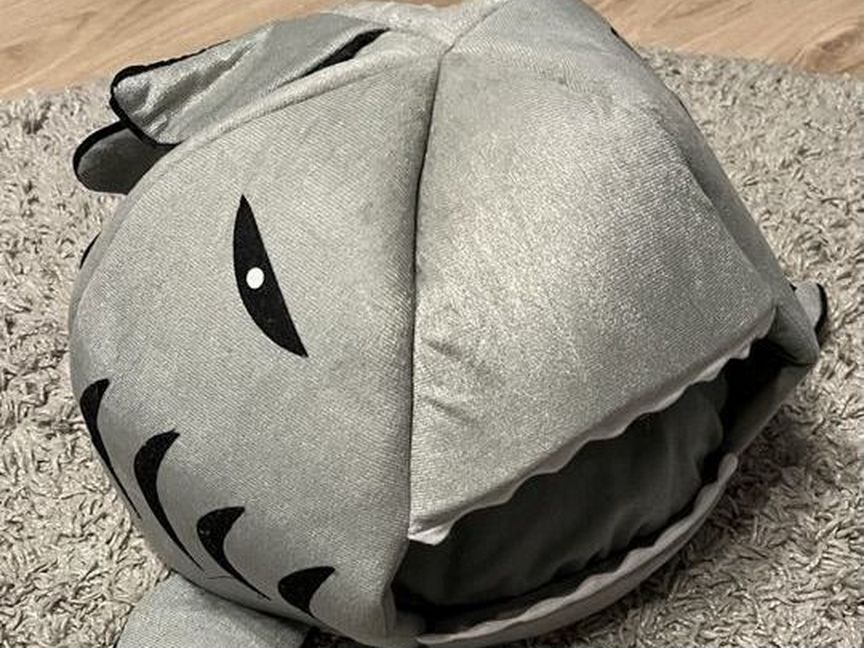 Домик для кошек и собак мелких пород