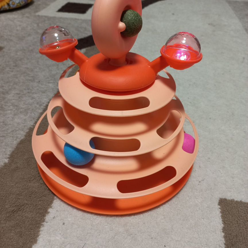 Игрушка для кота пирамидка