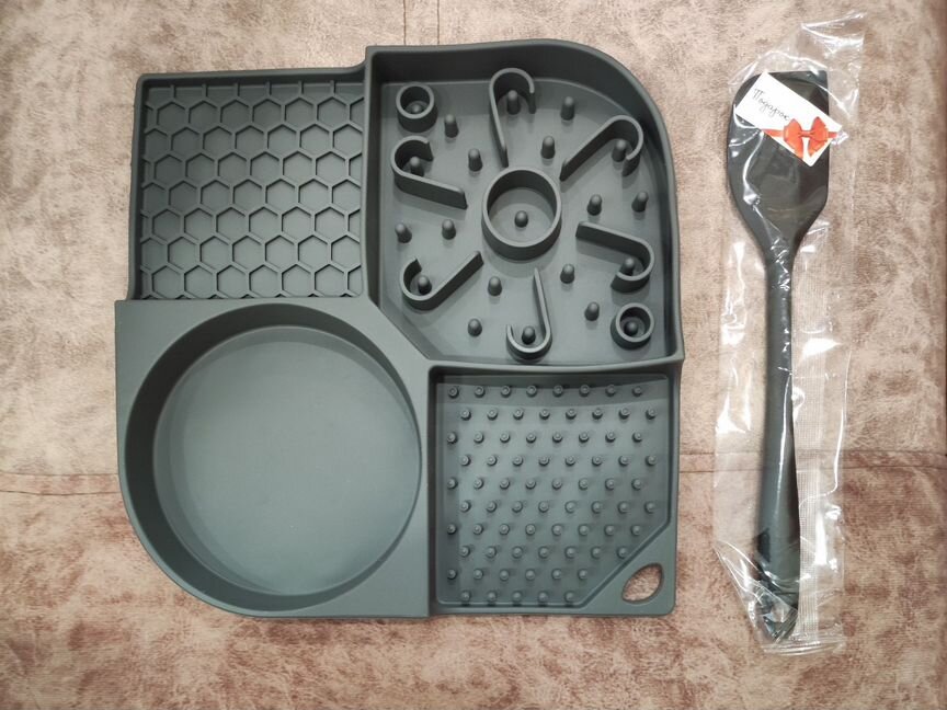 Лизательный коврик