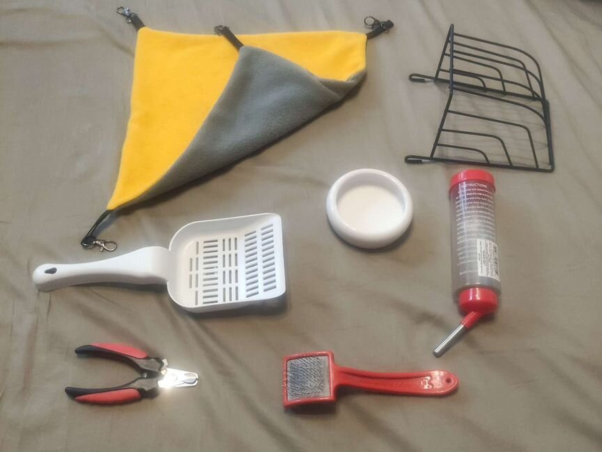 Миски, поилки, сенник, гамак