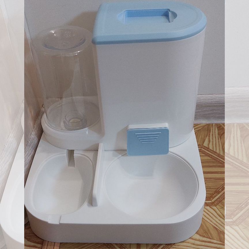 Бункерная кормушка для кошек и мелких собак