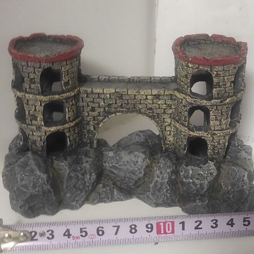 Гроты, башни, укрытия, искусственные растения