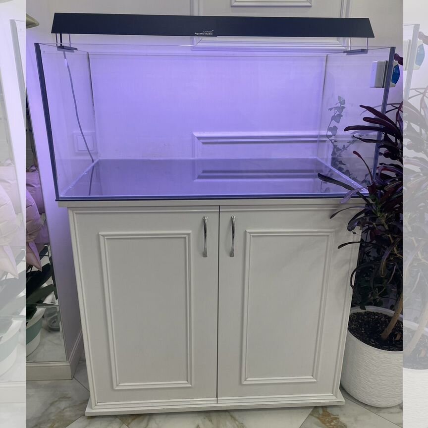 Аквариум с тумбой