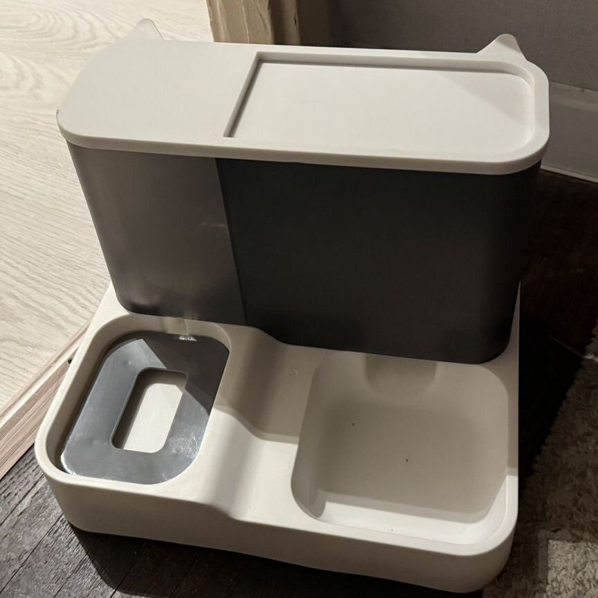 Кормушка для кошек двойная