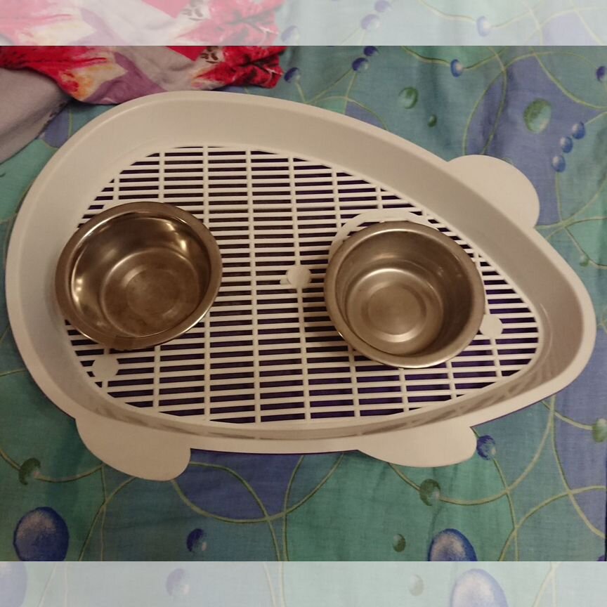 Лоток с мисочками для домашних питомцев