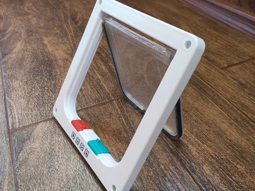 Дверца для кошек, котоход