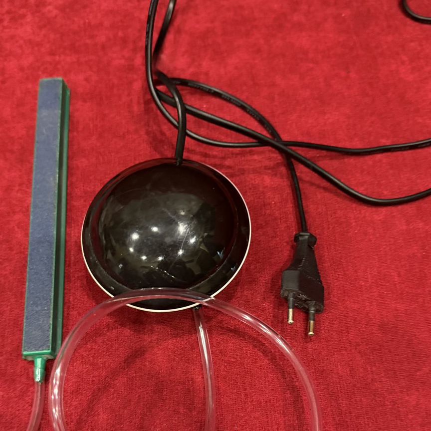 Компрессор для аквариума Aquael AP-100 plus, б/у