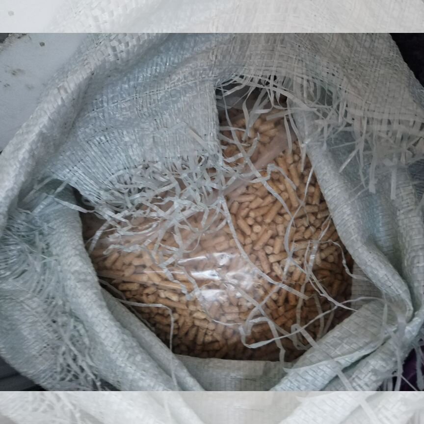 Сено и опилки присованные