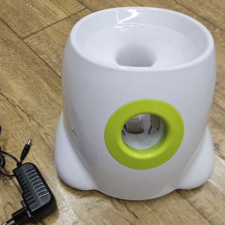 Автоматический мячебросатель для собак