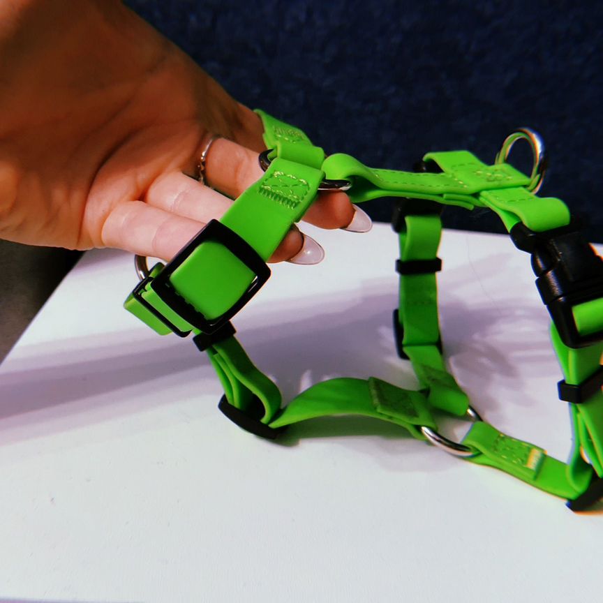 Анатомическая шлейка для собак (биотиновая)