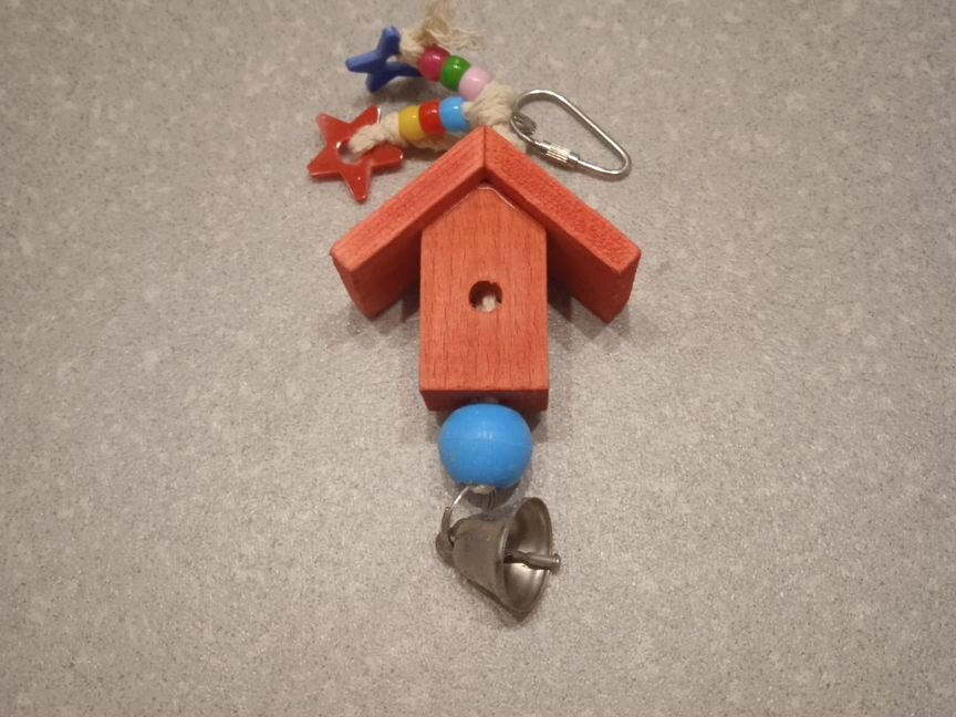 Игрушки для попугая или птиц