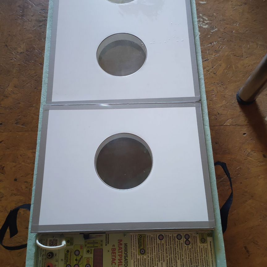 Инкубатор для яиц автоматический