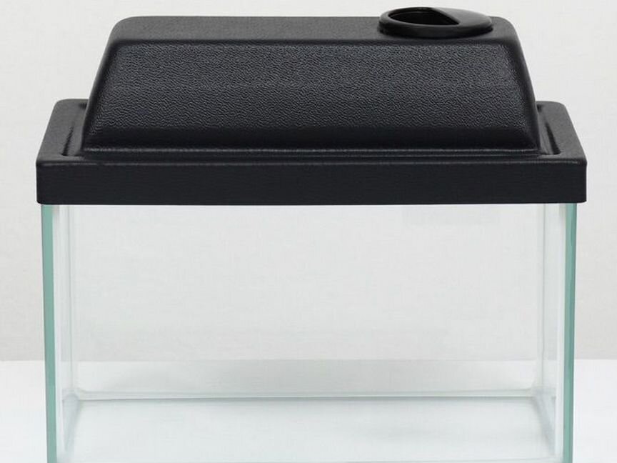 Аквариум "Прямоугольный" с крышкой, 5 литров