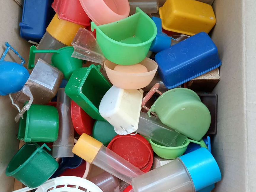 Кормушки,поилки для птиц